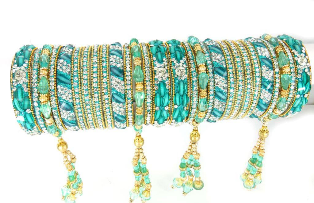 LAC BANGLES:Donning the ultimate symbol of traditional marriage ...