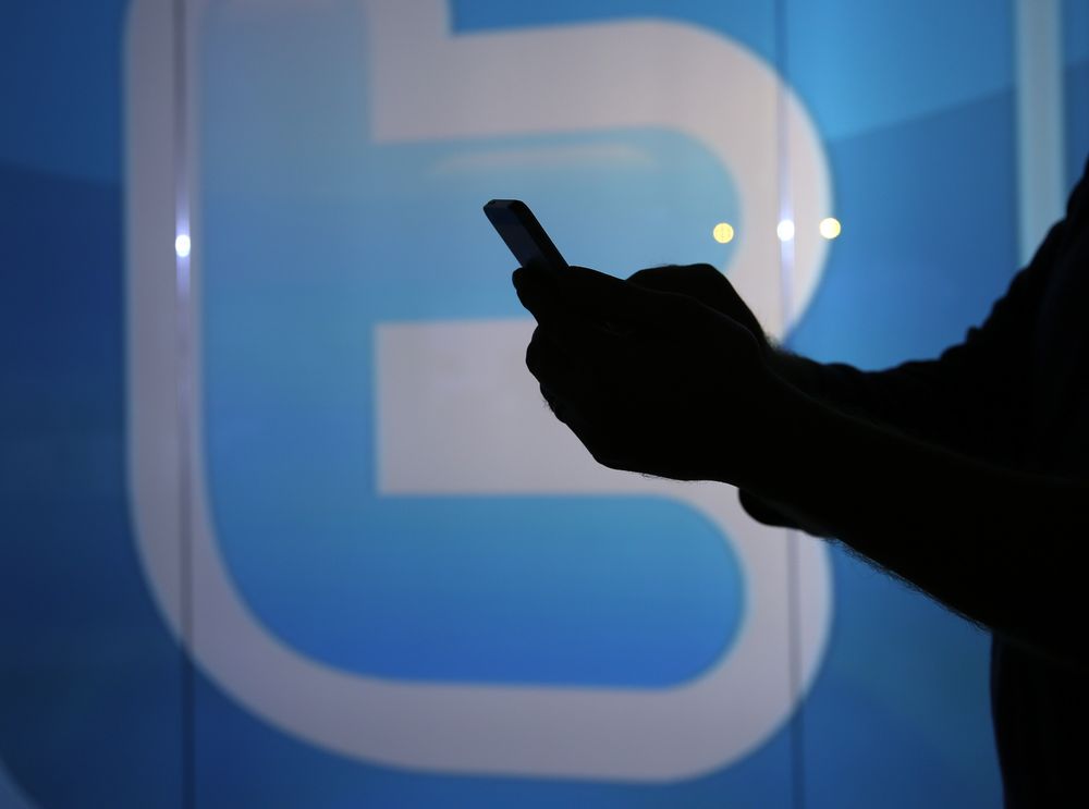 Twitter working on Snapchat-like camera feature: Report - OrissaPOST Twitter working on Snapchat-like camera feature: Report - OrissaPOST