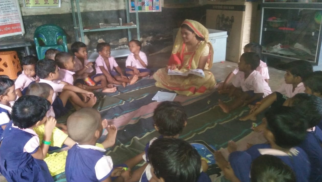 Lady sarpanch’s efforts to streamline school hailed - OrissaPOST
